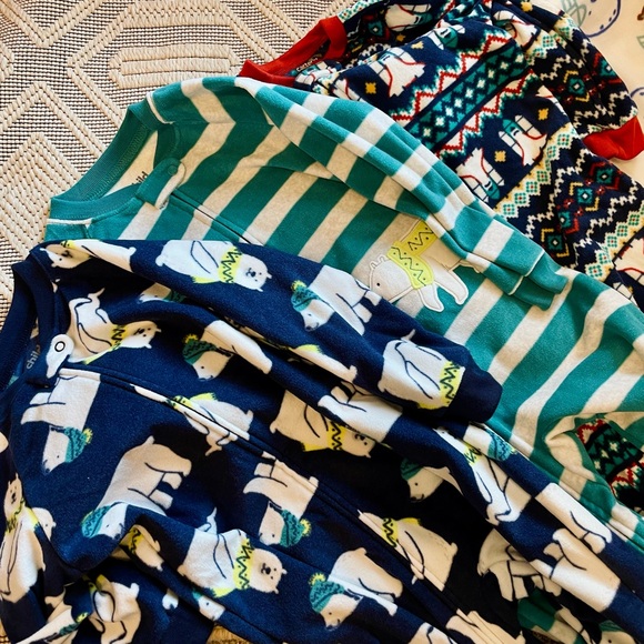 Carter's | Pajamas | Nwot Cozy Zip Up Pajama Onesies All With Grips On ...